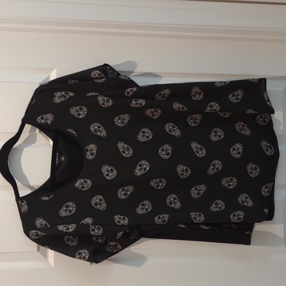 torrid | Tops | Torrid Skull Shirt Blouse Size Back Is Solid Black ...